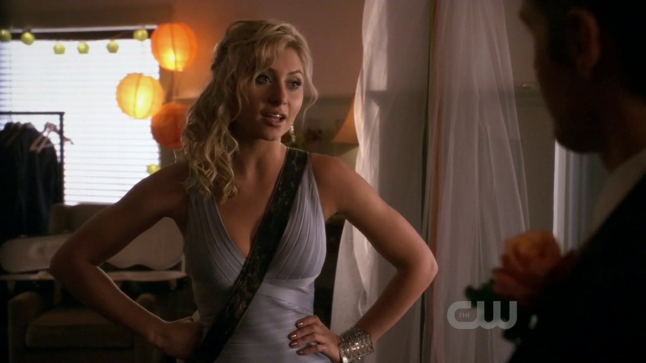 1x16 - Fancy Dan - 1x16 Fancy Dan 0179 - Aly & AJ Fan Gallery