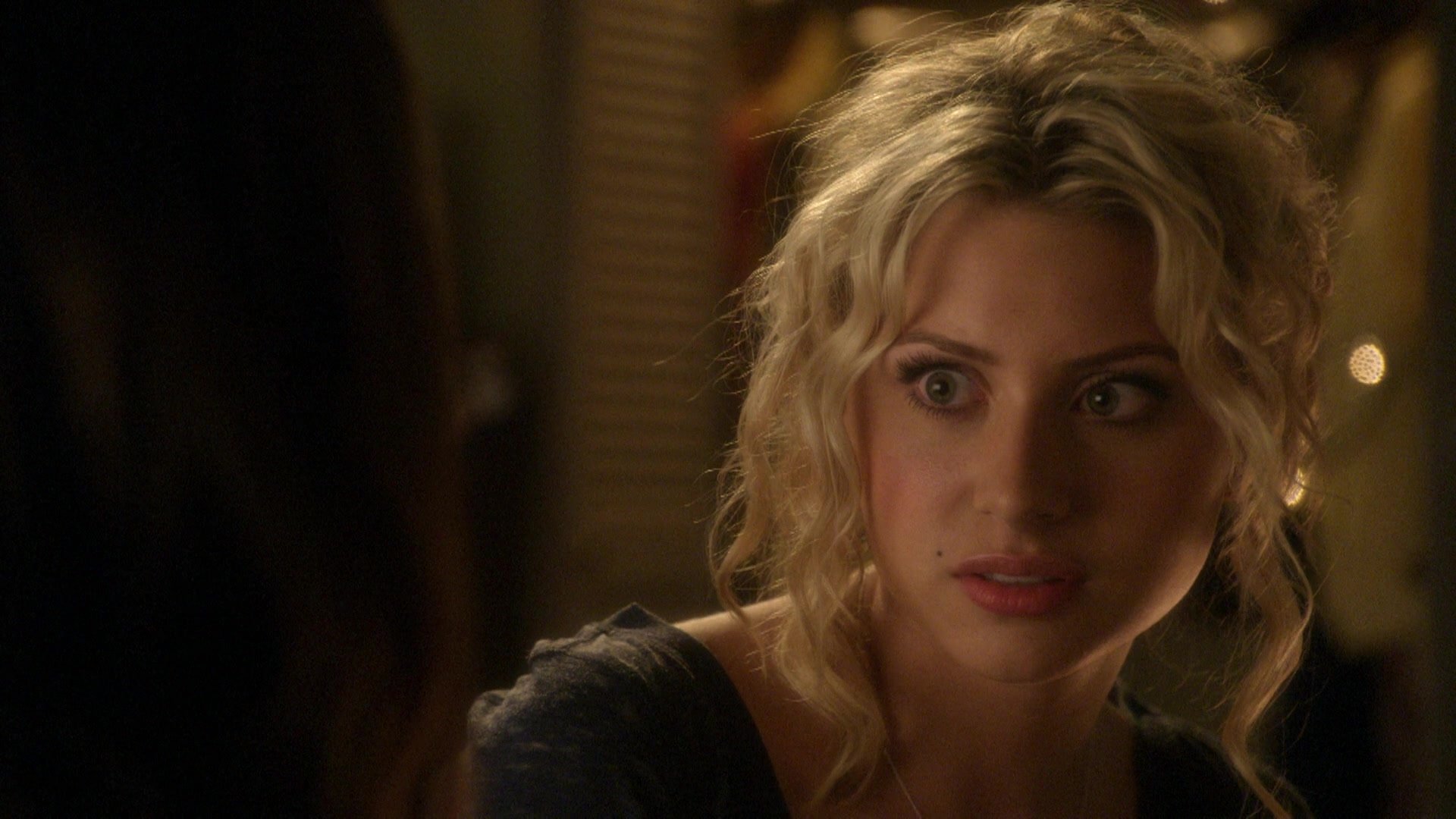 1x01 - A World Full of Strangers - Hellcats-1x01-AWorldFullofStrangers ...