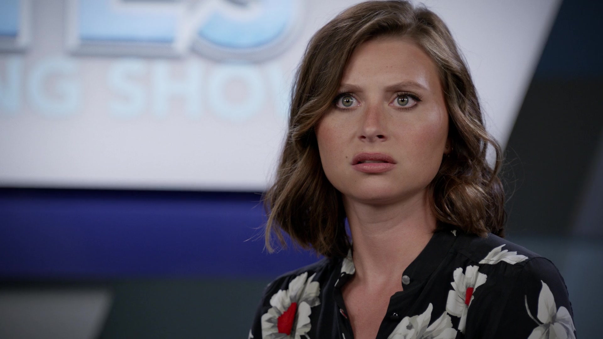 5x01 - Thug Death - 0114 - Aly & AJ Fan Gallery